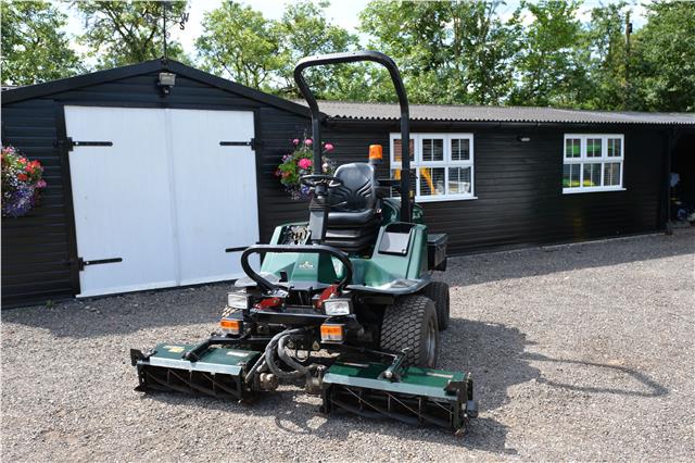 2008 Hayter LT324 triple cylinder ride on mower – KS Plant and Marine