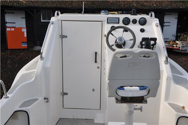 Powercat 525 Catamaran Fishing Commercial Boat Twin outboard Engines ...