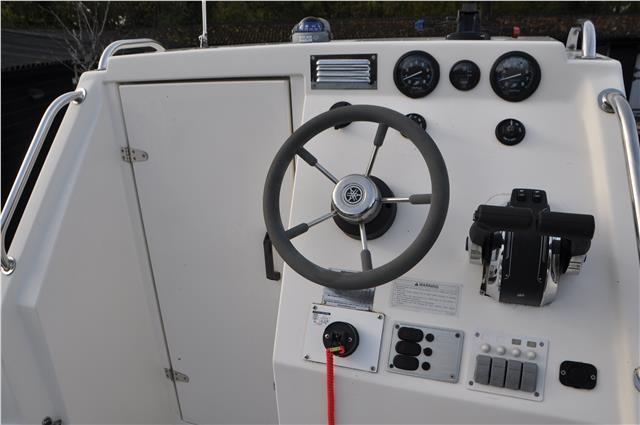 Powercat 525 Catamaran Fishing Commercial Boat Twin outboard Engines ...