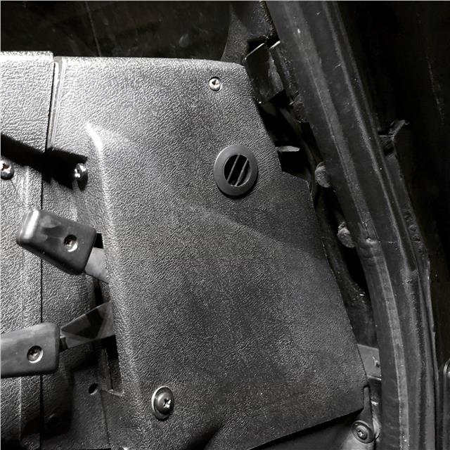 Defender Side Window Demister Vent Kit With Adjustable Screen Vents ...