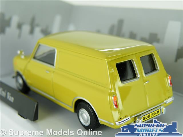 MINI MODEL CAR VAN 1:43 SCALE GREEN COMMERCIAL CARARAMA MORRIS AUSTIN ...