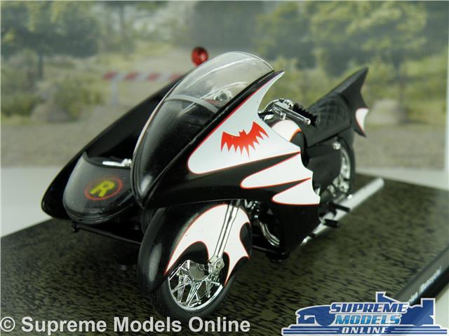BATMANS BATCYCLE MODEL MOTORBIKE CLASSIC TV SERIES 1:22 SIZE BATMAN ...
