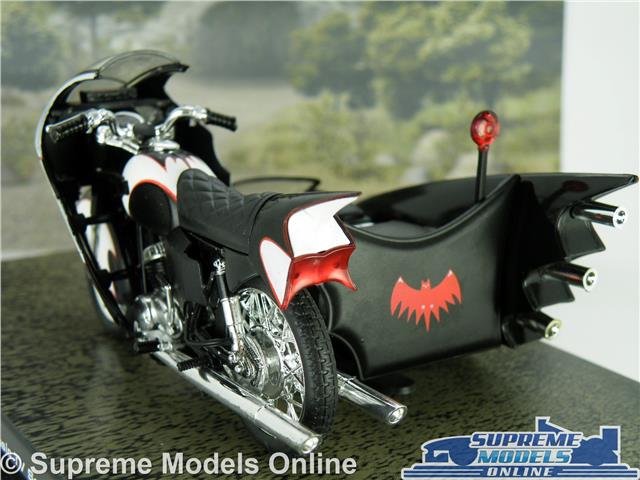 BATMANS BATCYCLE MODEL MOTORBIKE CLASSIC TV SERIES 1:22 SIZE BATMAN ...